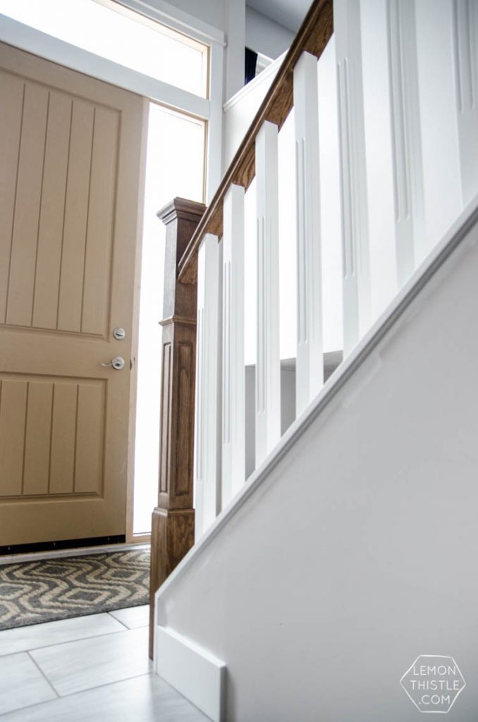 How to install a wooden handrail on split level stairs - Lemon Thistle