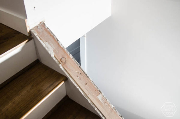 How to install a wooden handrail on split level stairs - Lemon Thistle