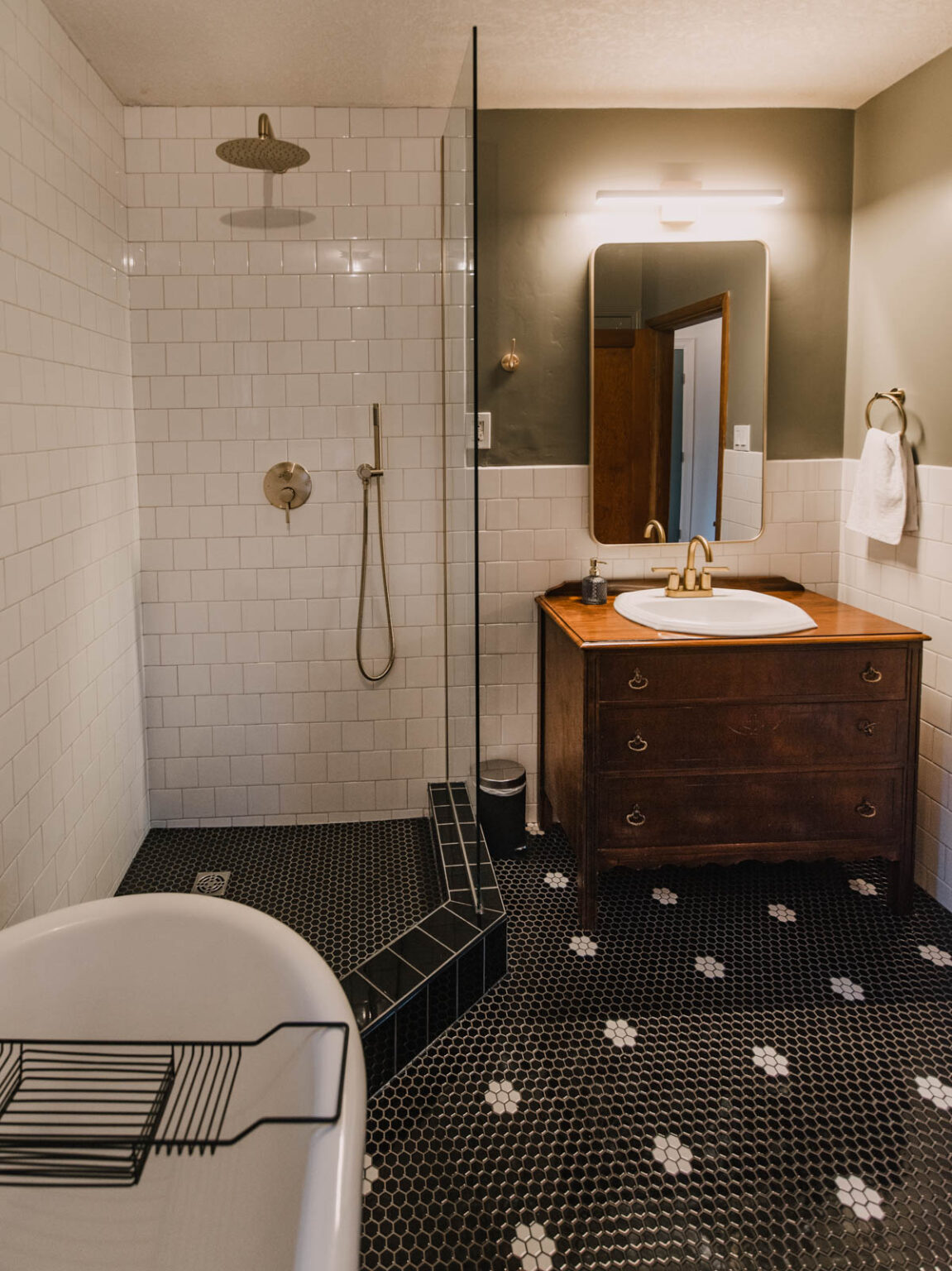 Modern Classic Bathroom Makeover - Lemon Thistle